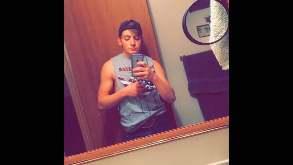 Abingdon, Illinois Teen Gregory Micahl Mowen, 22, Killed in Suspected ...